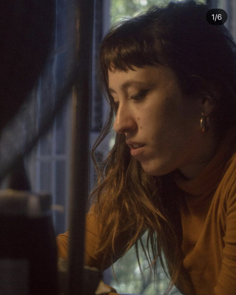 Clara S. Prous, distorsión en la piel y en el espacio-tiempo