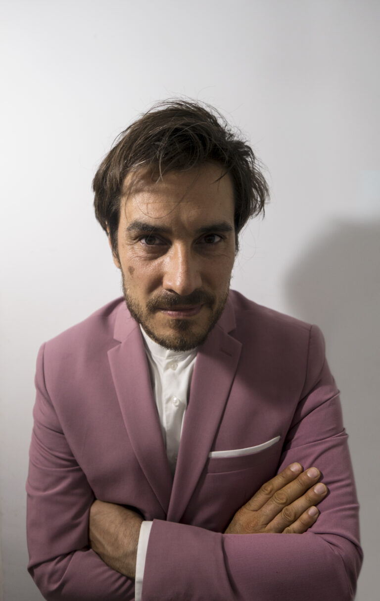 Javier Erre, en las olas de la memoria