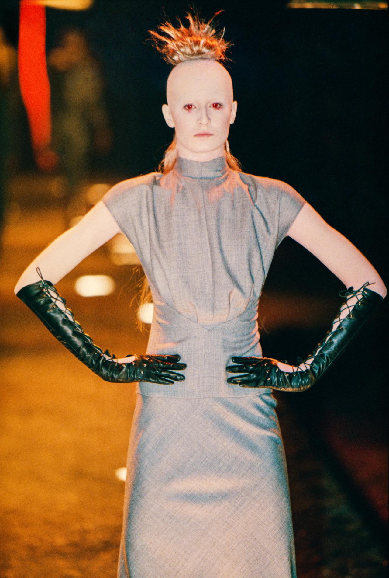 Alexander McQueen como narrador e investigador de archivos