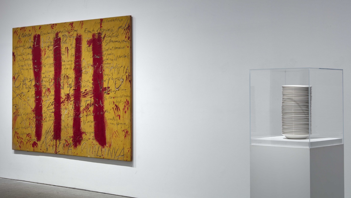 Tàpies, la materia como pensamiento en el Museo Reina Sofía